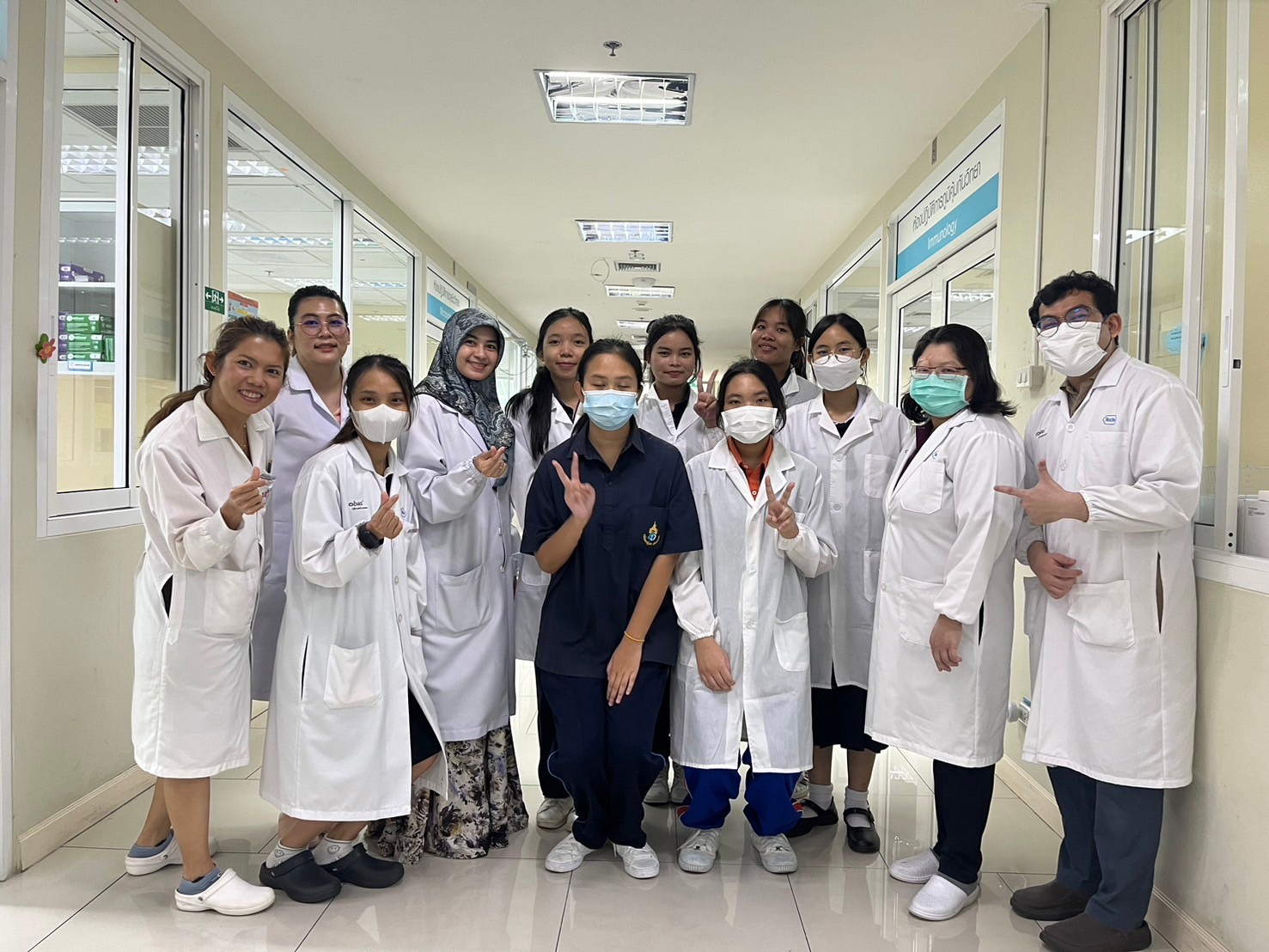 นักเรียนฝึกประสบการณ์กับทางโรงพยาบาล เวชศาสตร์เขตร้อน ตุลาคม 2567 ...